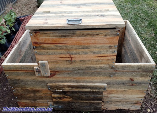 Vermicomposting Planter Update | Red Worm Composting